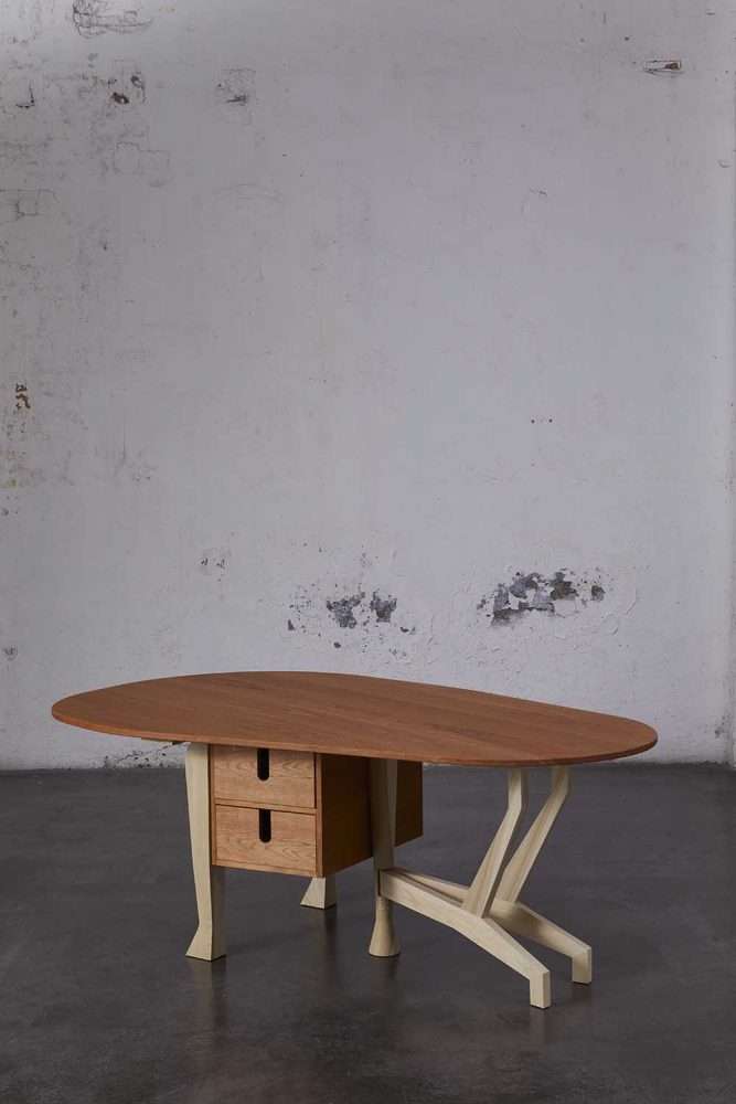Perpetuum Mobile. 9 muebles inéditos de Enric Miralles