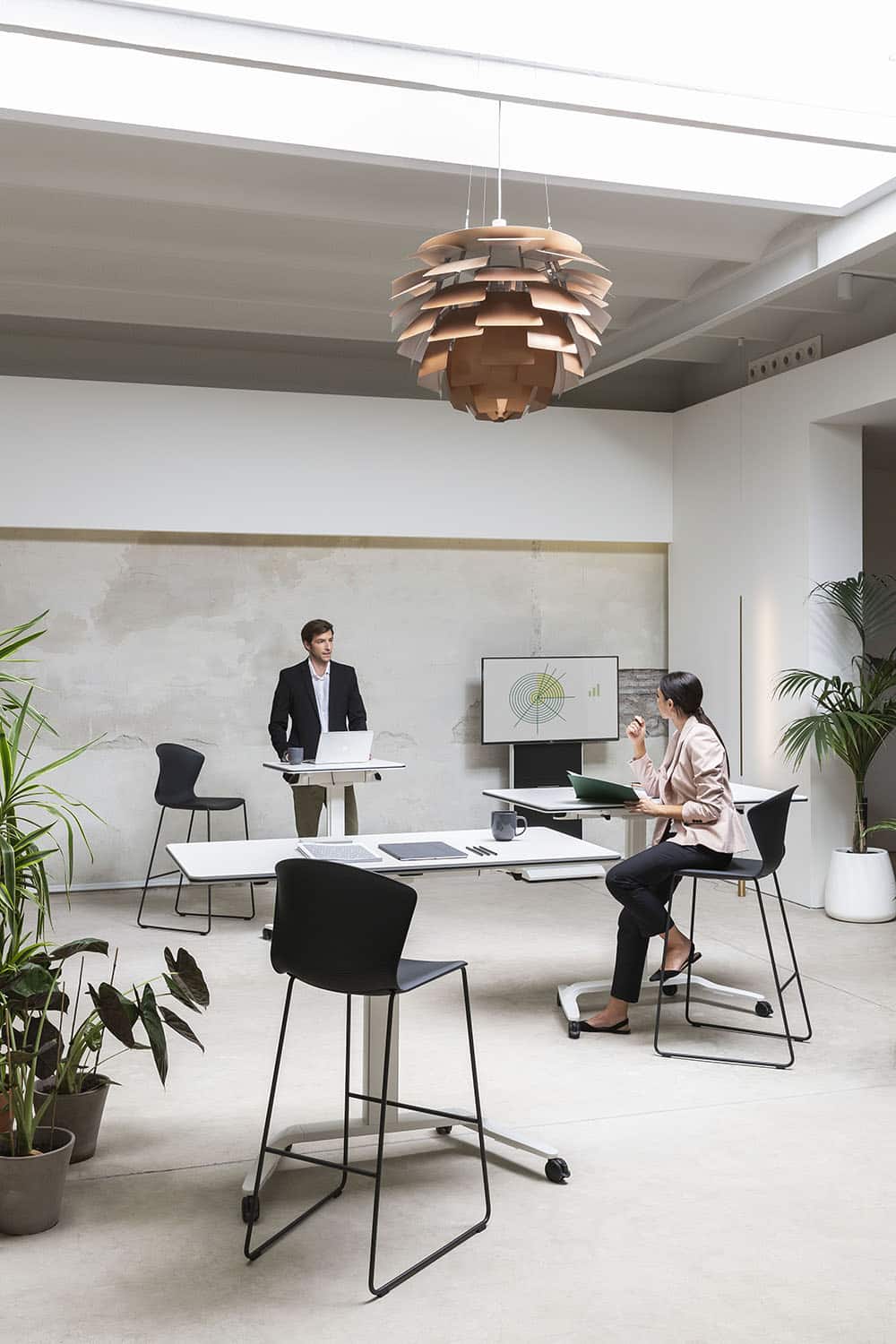 Colección Talent de Actiu. Diseño versátil en una mesa de trabajo