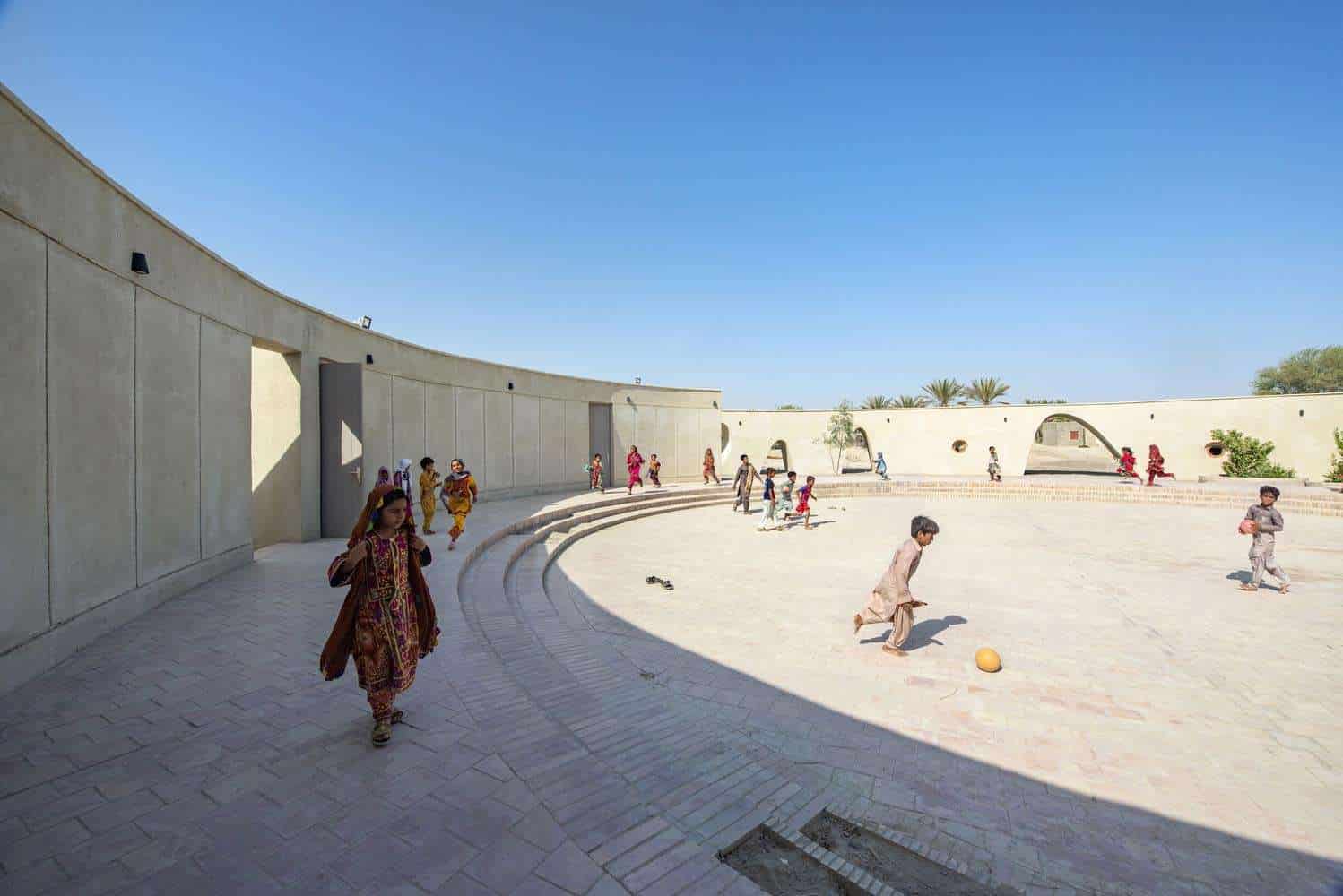 Arquitectura circular para una escuela rural. DAAZ Office