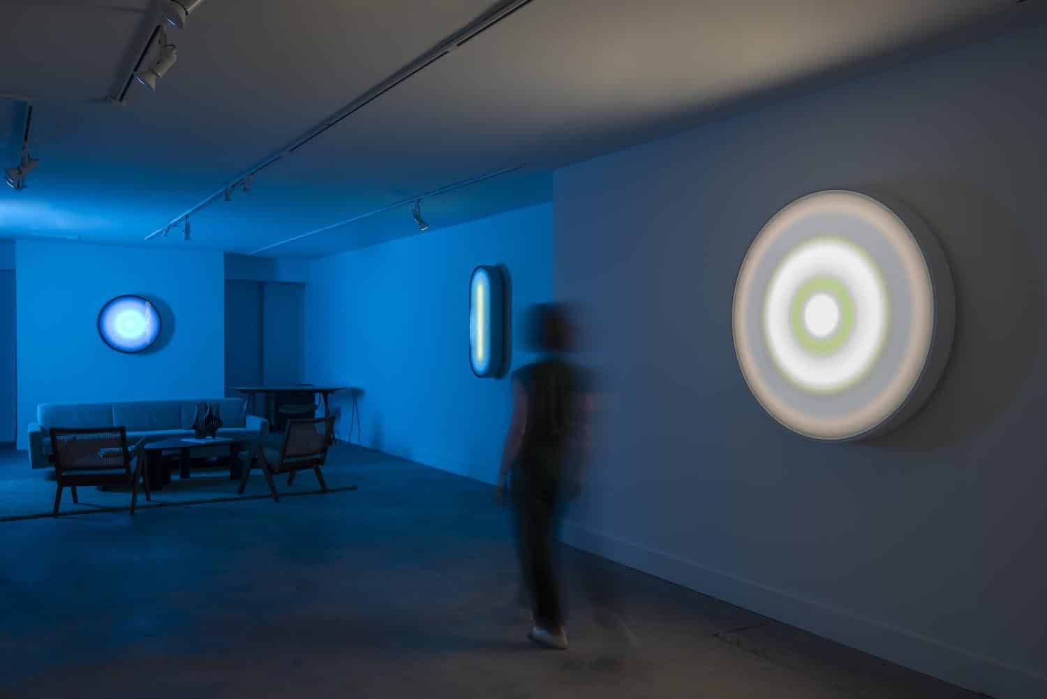 El Light Art de Phillip K. Smith III iluminan la Hexton Gallery