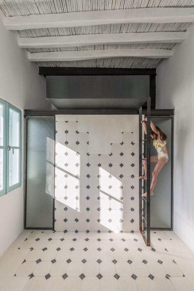 CBO. Mold Architects convierte una cafetería en una vivienda